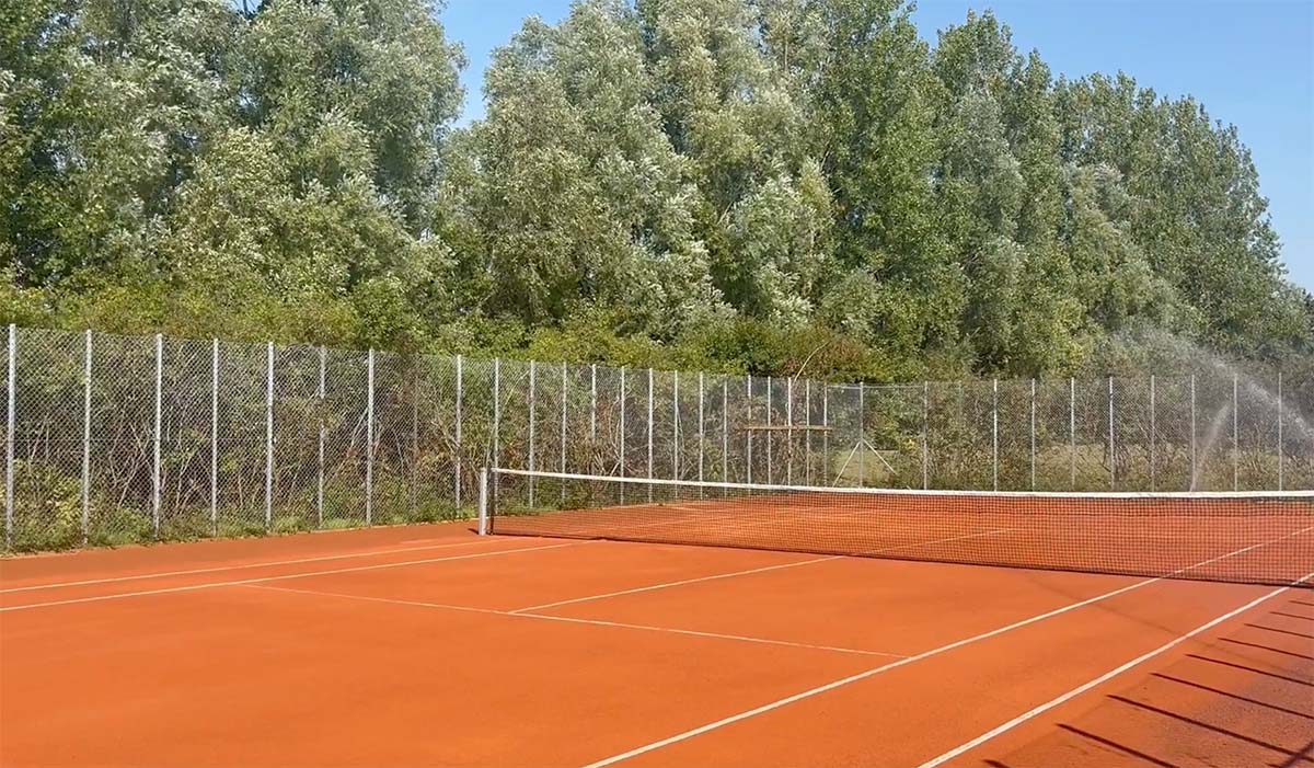 Conipur Pro Clay ger förlängd tennissäsong på grus - Trafik & Fritid